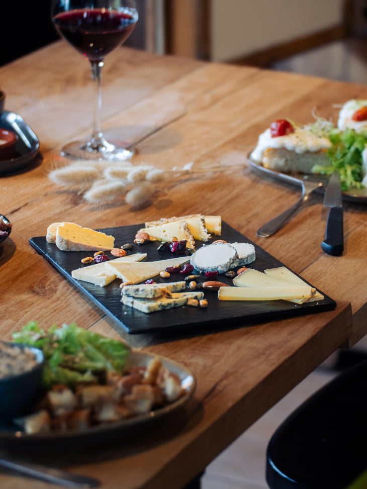 Planche de fromage - Posted food by Barco Vino - Raisin