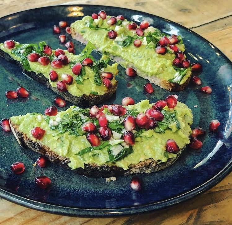 Avocado toasts Maison - Posted food by La Promenade - Raisin