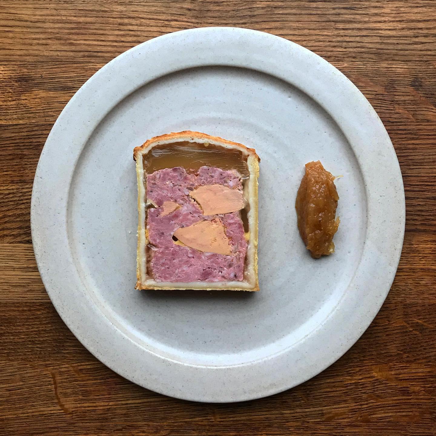 107 Wine Shop and Bar is a wine shop Located In London - Raisin